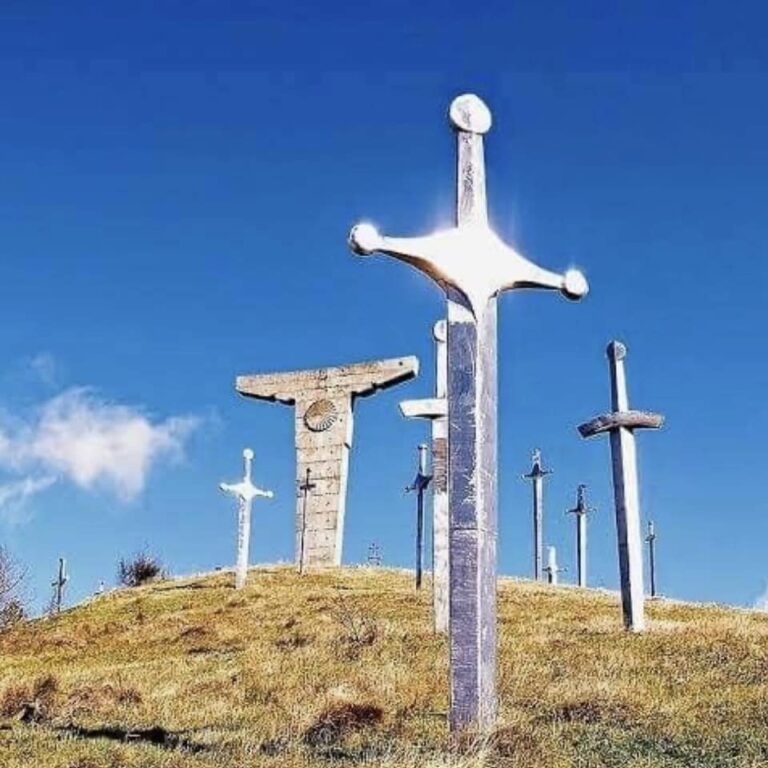 The Majestic Giant Swords at Didgori Battle Monument, Georgia - The ...
