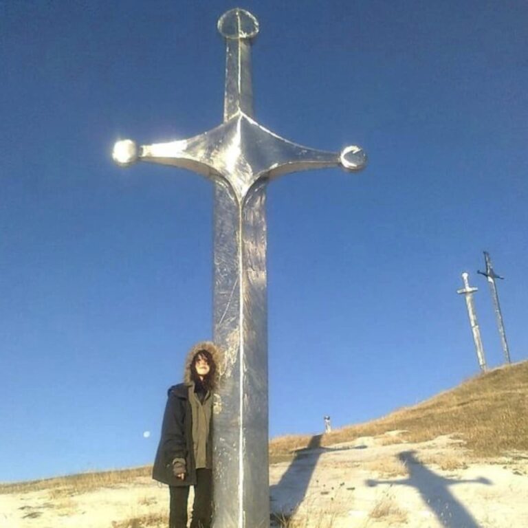 The Majestic Giant Swords at Didgori Battle Monument, Georgia - The ...